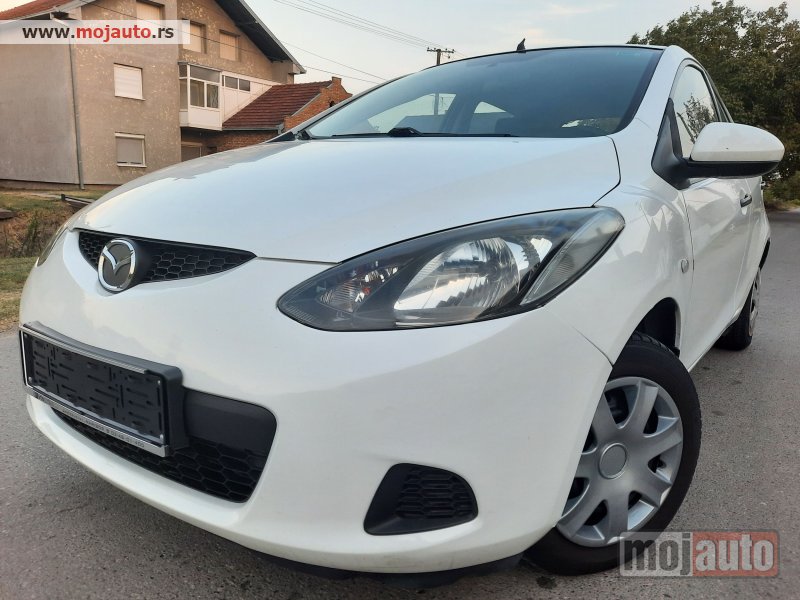 Mazda 3 1.3 b,KLIMA,ODLICNA