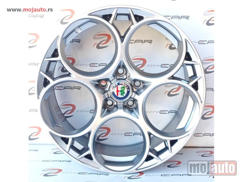 18 Alfa Romeo Stelvio Alu felne 5x110, 18x8j, et33, cb 65,1.