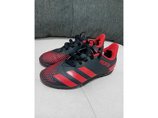 Dečije kopačke Adidas Predator br 32