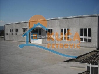 Izdaje se hala i poslovni prostor na Toponičkom putu, 1200m2!