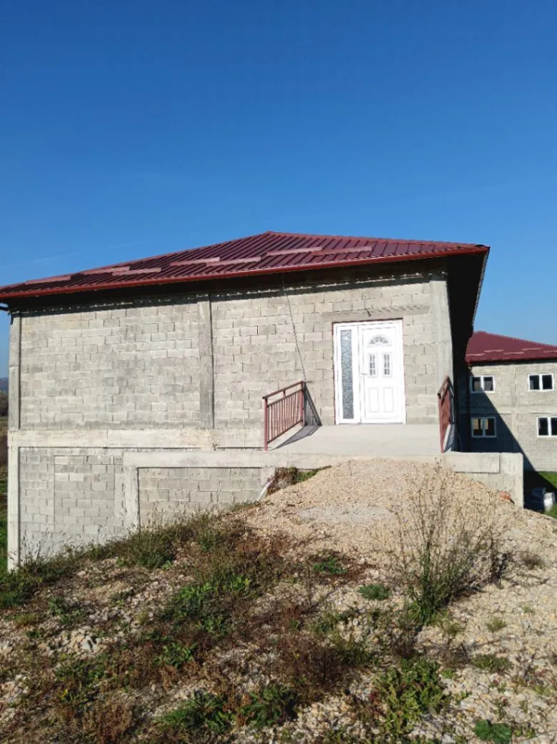 Izdavanje, poslovni prostor, 1000m2, Radovci, Požega