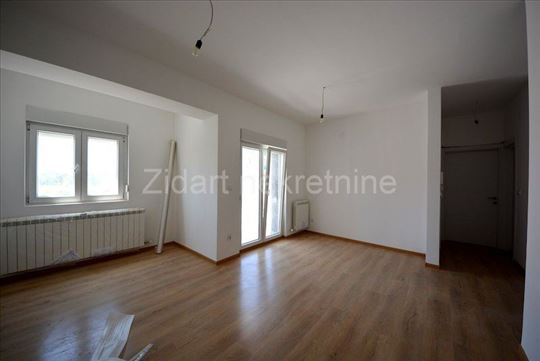 Beograd, Zemun Polje, Stan, 2.0, 57,00m2