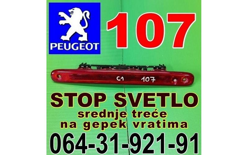 Pežo 107 STOP SVETLO Peugeot srednje treće na gepek vratima