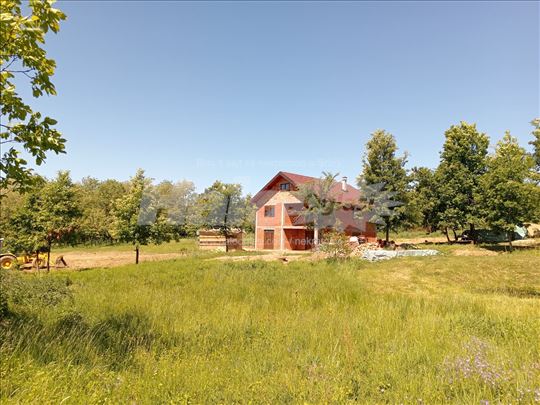 Kuća 187m2 i 3,49ha - Kosmaj