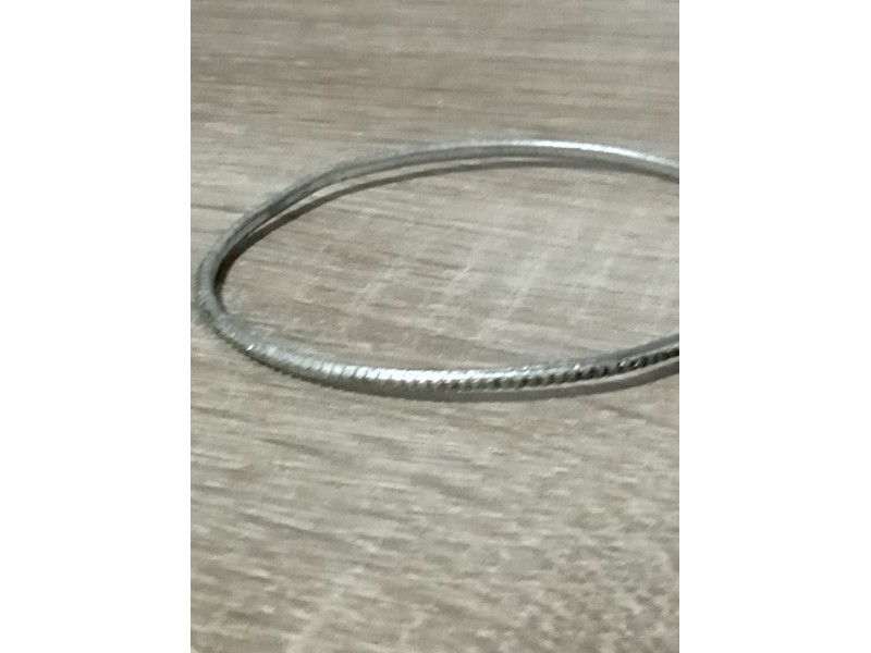 METALNA svetlucava