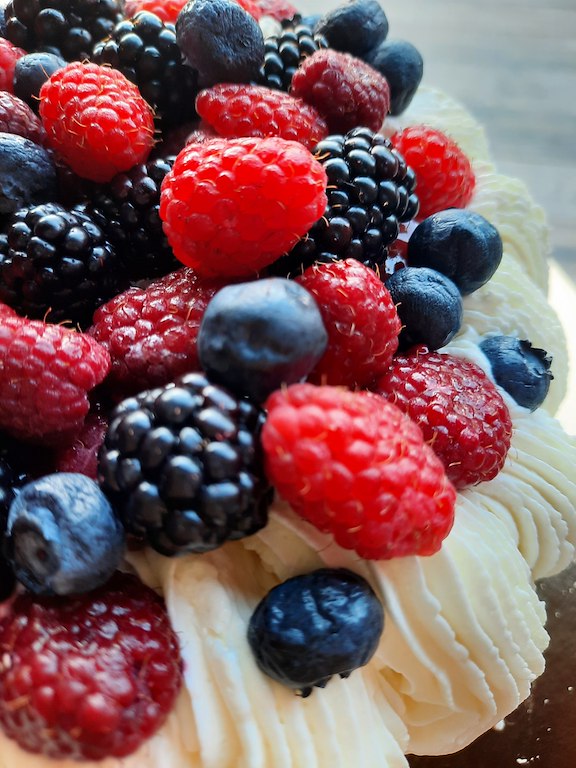 Pavlova Torta