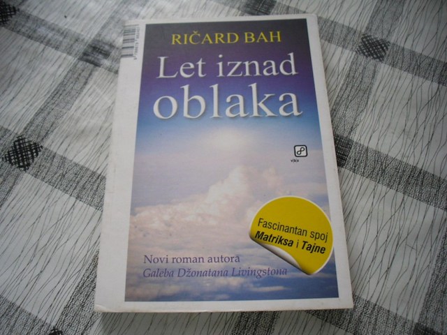 LET IZNAD OBLAKA