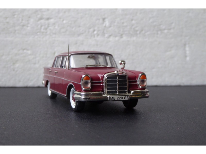 Mercedes Benz 220 SE 1:43 Vitesse