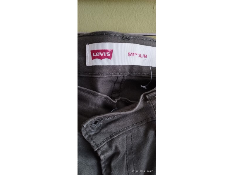 Levis 511 slim, vel. 28/ M,kao nove