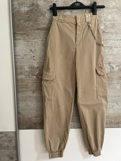 Pull&Bear kargo pantalone s lancem vel.S