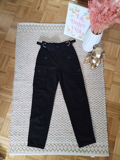 Bershka kargo pantalone