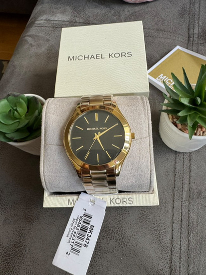 Nov Michael Kors sat