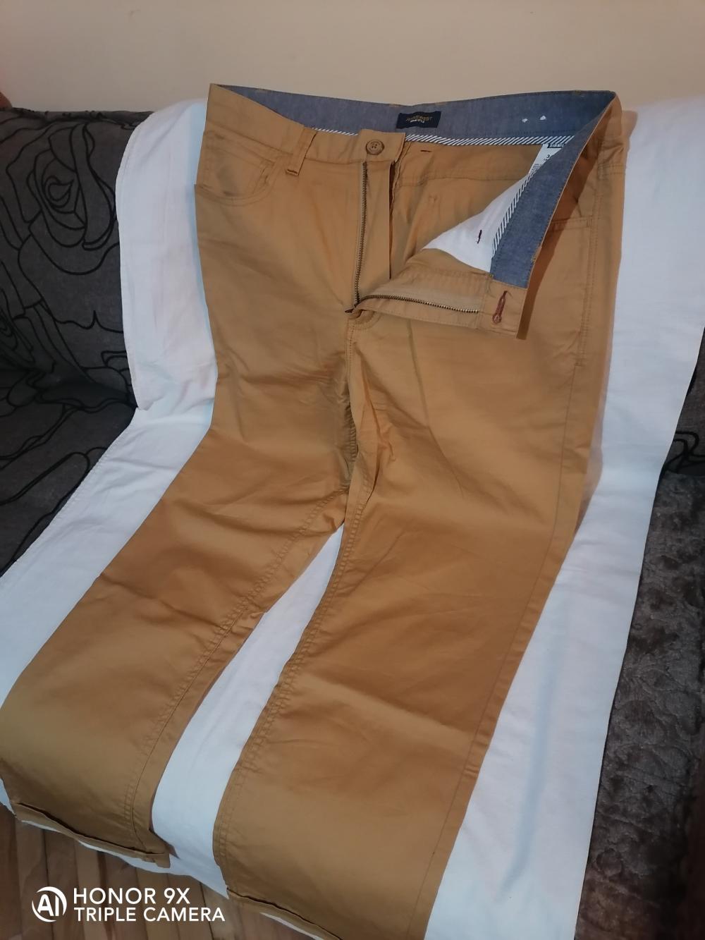 Oker pamučne pantalone JeansWest