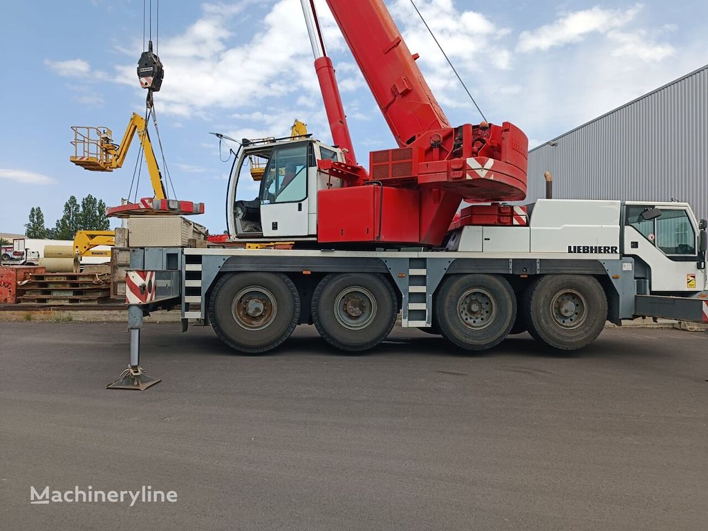 Liebherr LTM 1060/2 pokretna dizalica