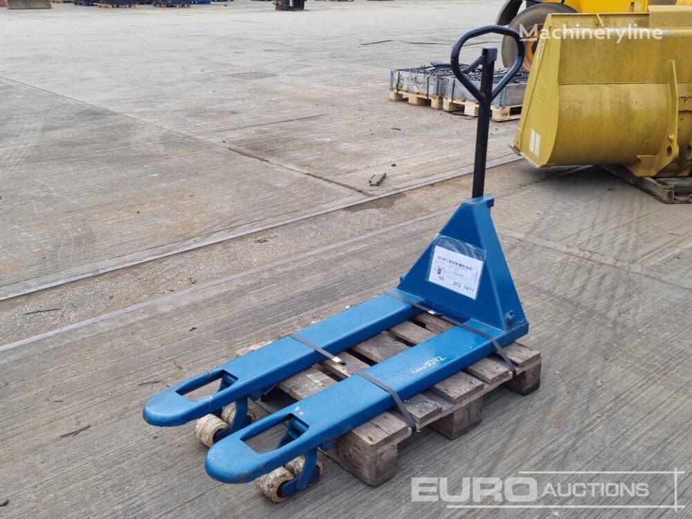 Prodaje se Pallet Truck kašiku za prednje utovarivač na aukciji