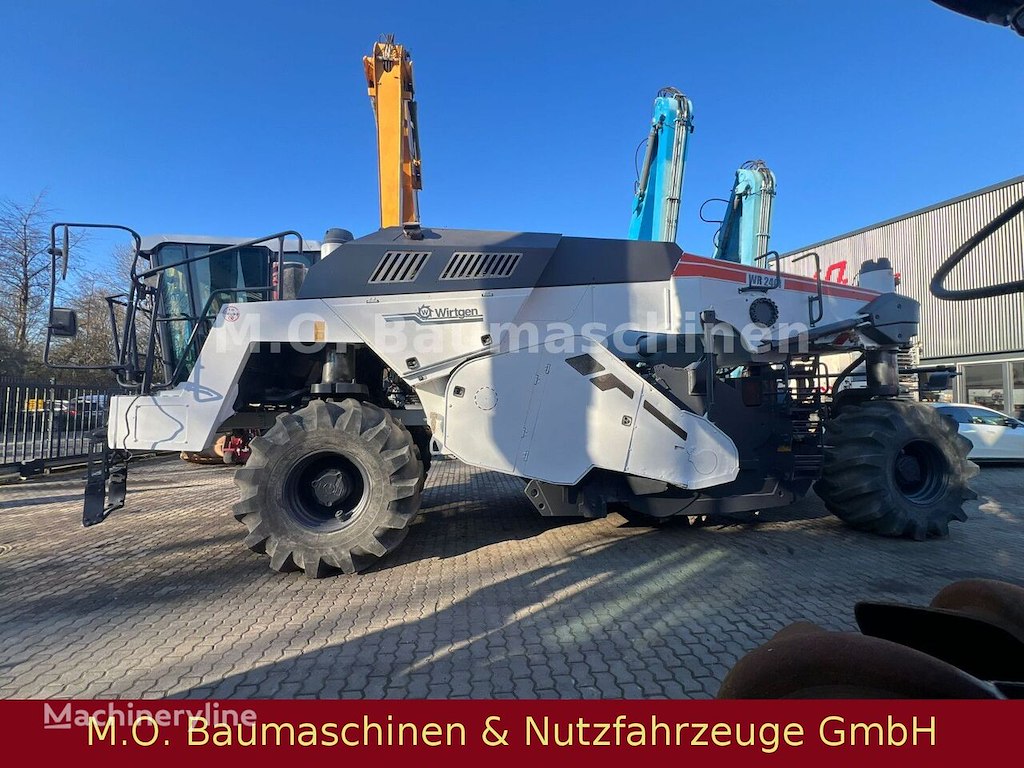 Wirtgen WR 240 i/ Kaltrecycler /2,40 m/ mašina za reciklažu asfalta