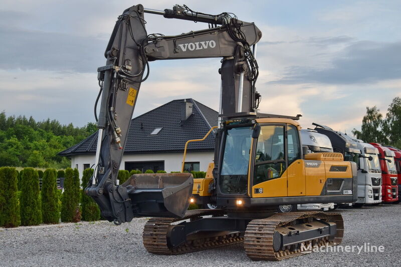 Volvo EC 220DL bager guseničar