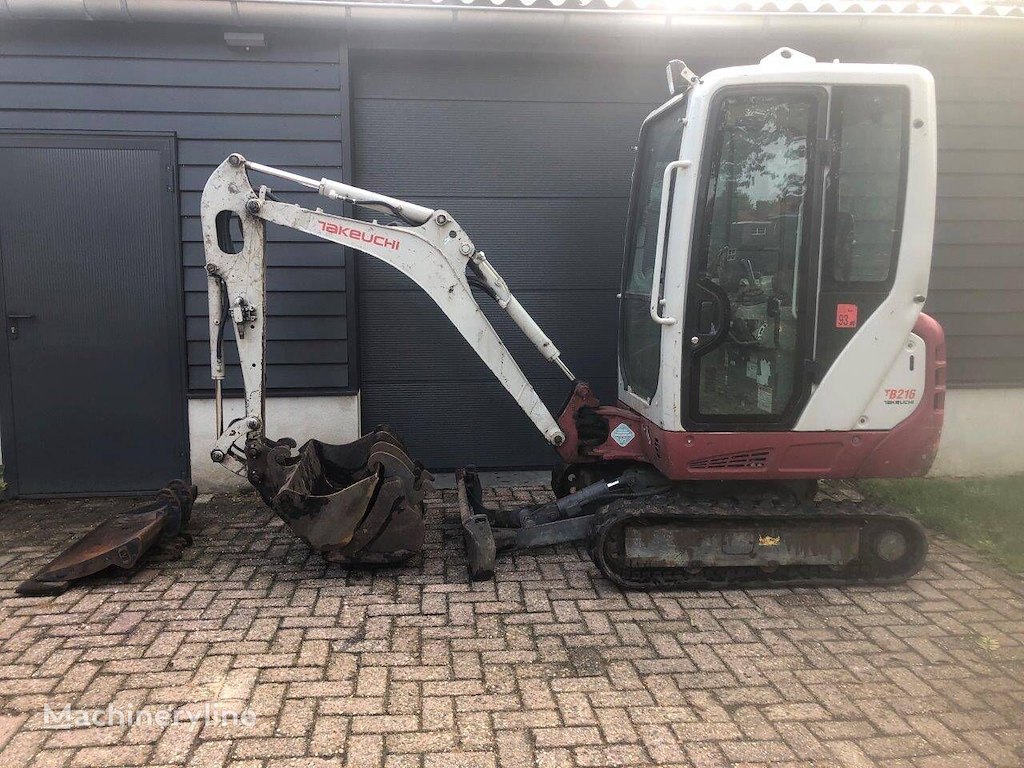 Prodaje se Takeuchi TB216 mini bager na aukciji