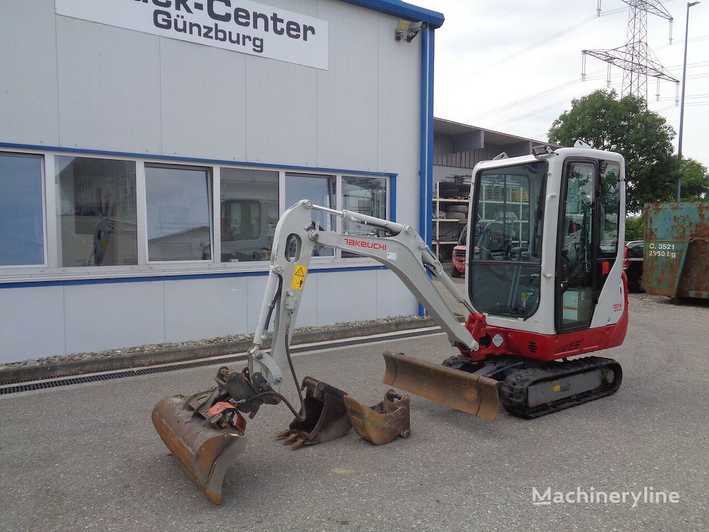 Takeuchi TB 216 SW hydr. GL + 2 x Tieflöffel mini bager