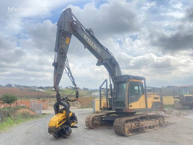 Volvo EC220 DL bager guseničar