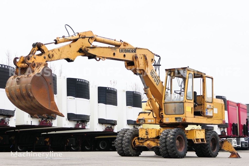 Liebherr A 911 C bager točkaš