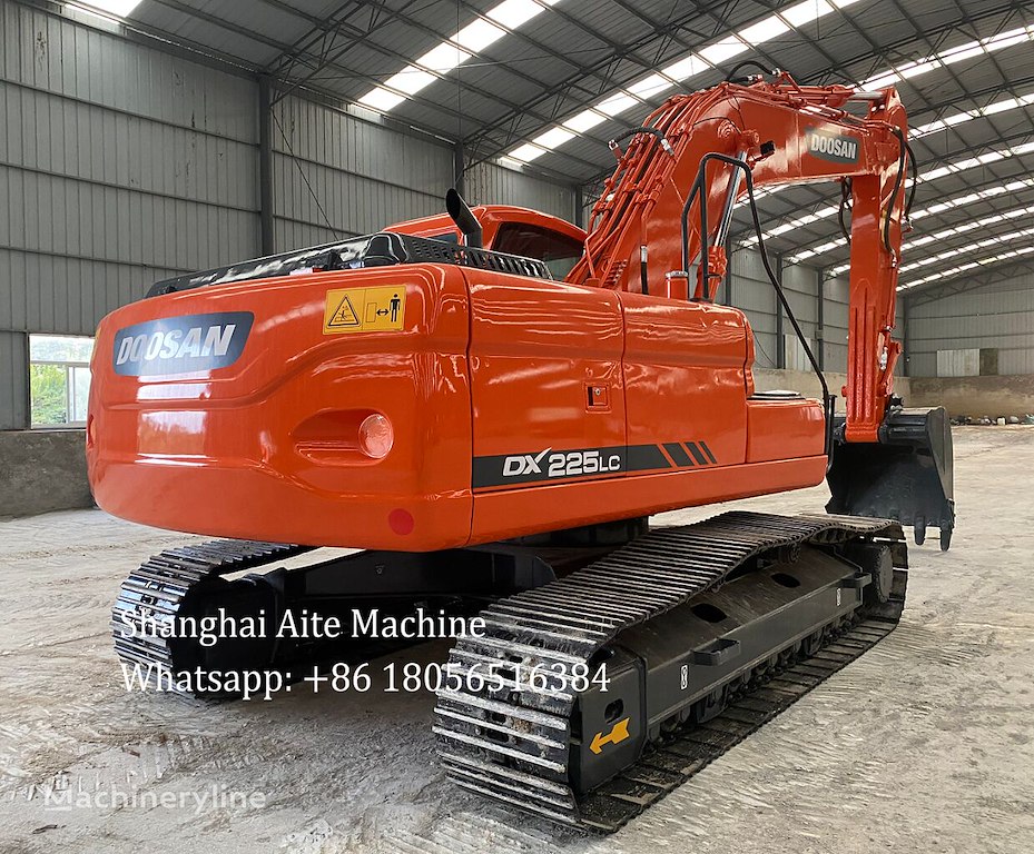 Doosan DX225 bager guseničar