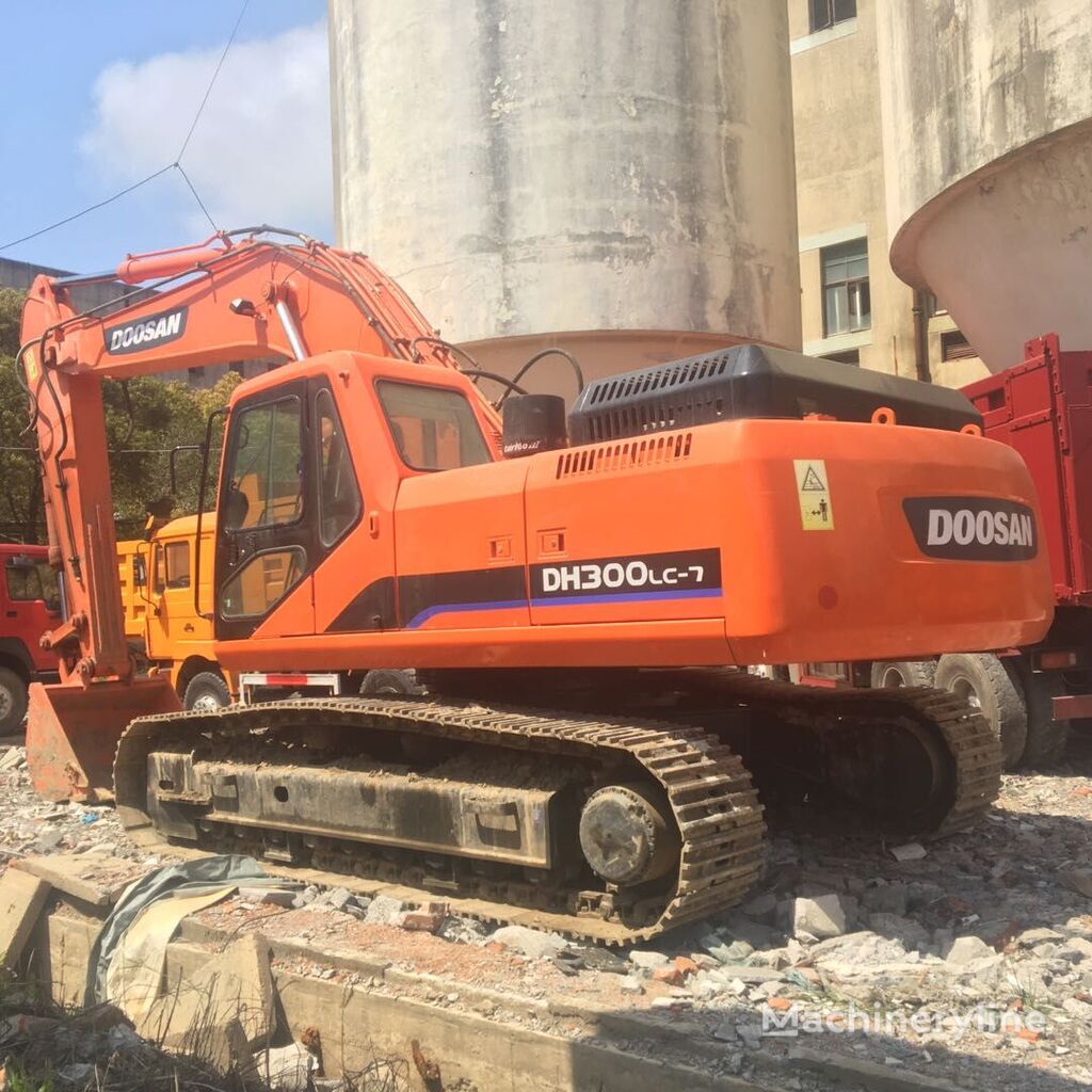 Doosan DH300 bager guseničar