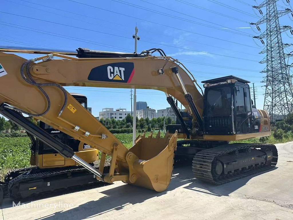 Caterpillar 330D2L bager guseničar