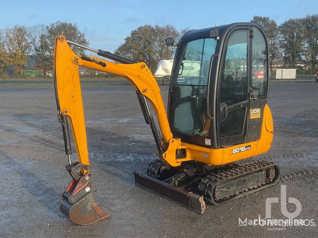 Prodaje se JCB 8018CTS mini bager na aukciji