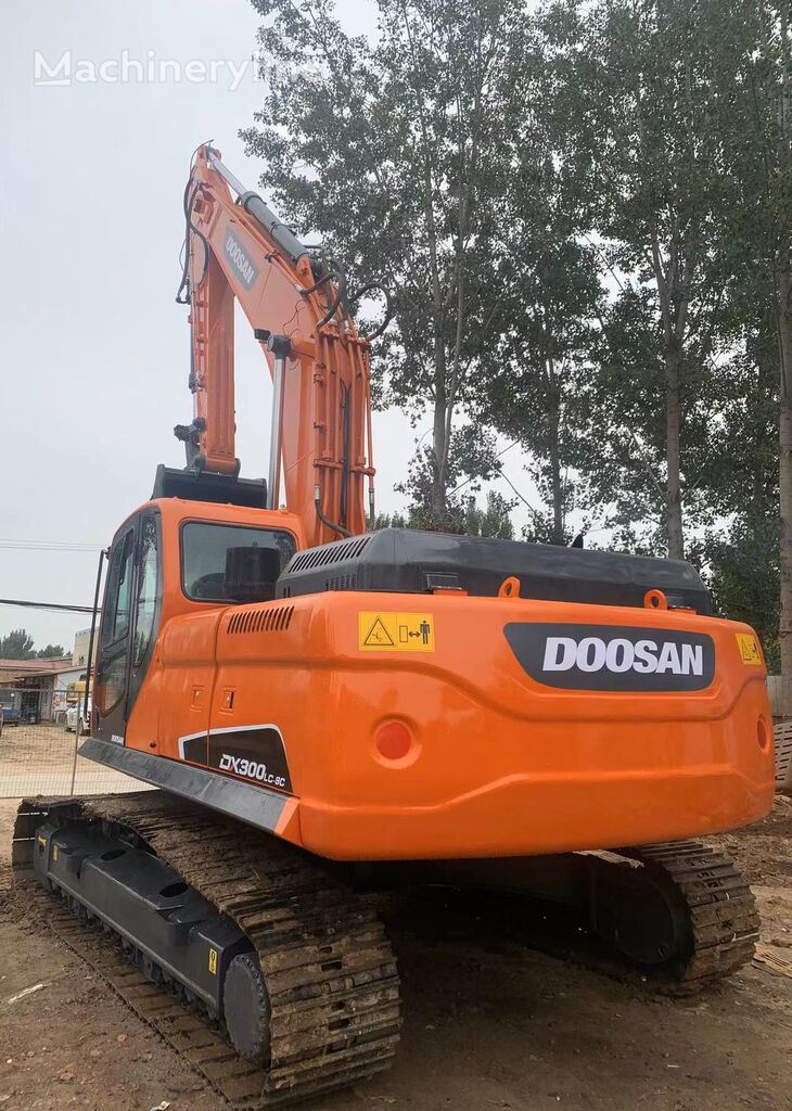 Doosan DX300LCA bager guseničar