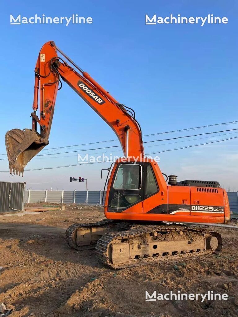 Doosan DH225 bager guseničar