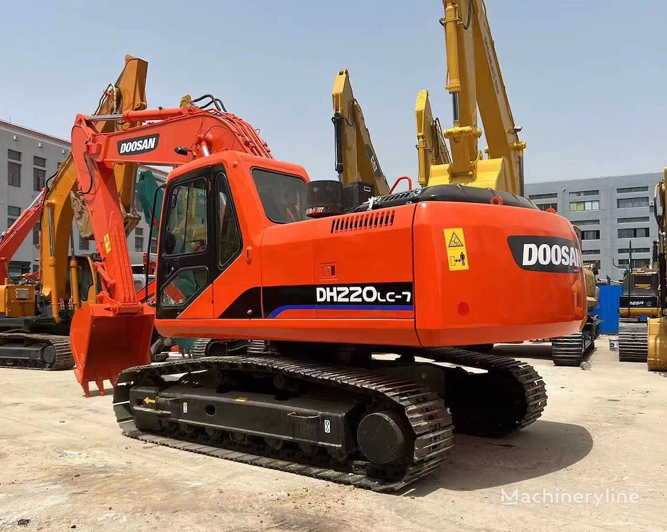 Doosan DH220 bager guseničar