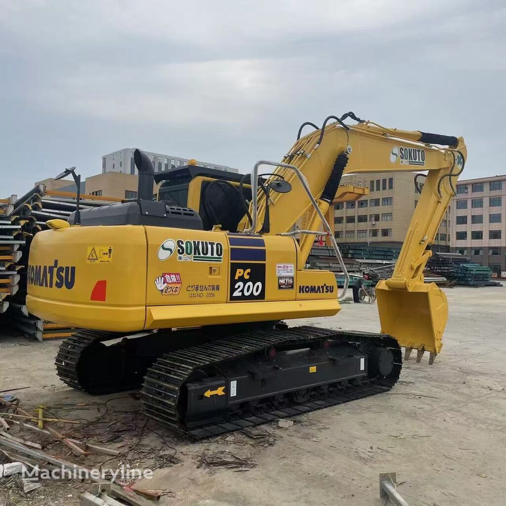 Novi Komatsu PC200-8 bager guseničar