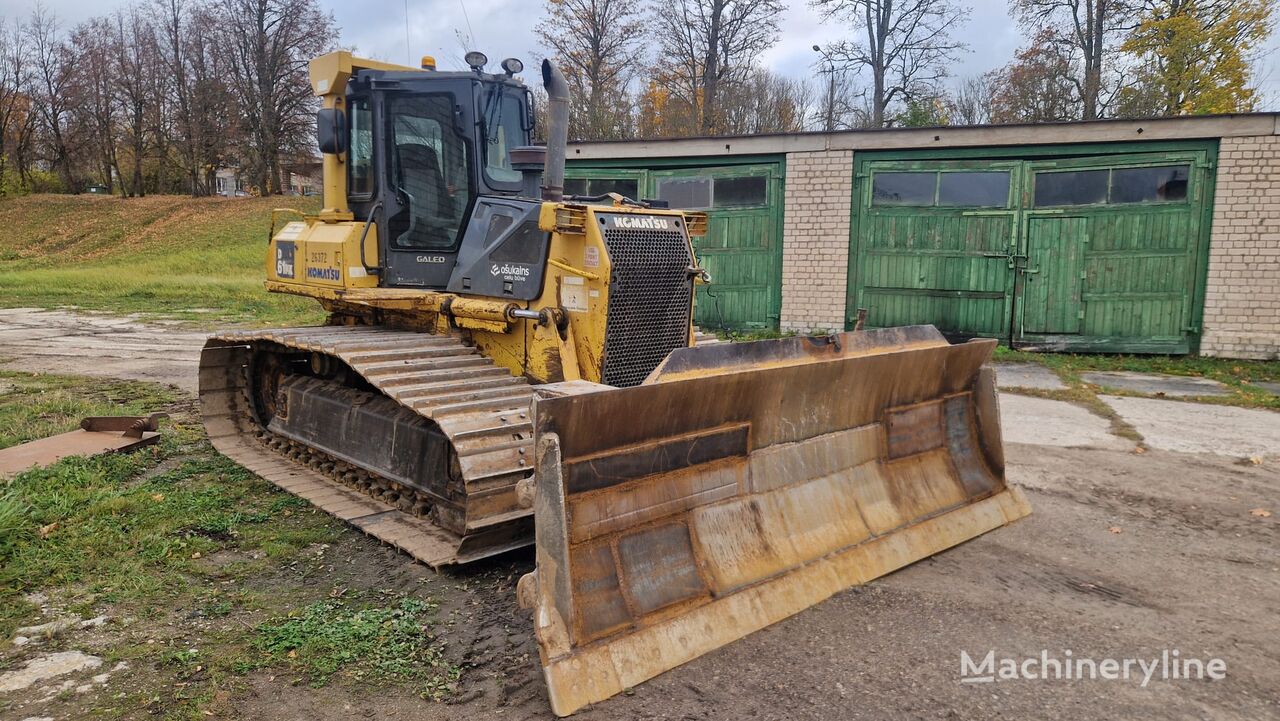 Komatsu D61PX-15 buldožer