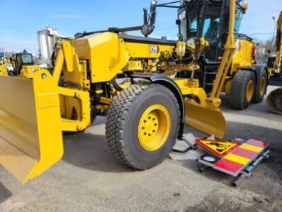 Caterpillar 120 AWD 2023 under 1000 timmar grejder