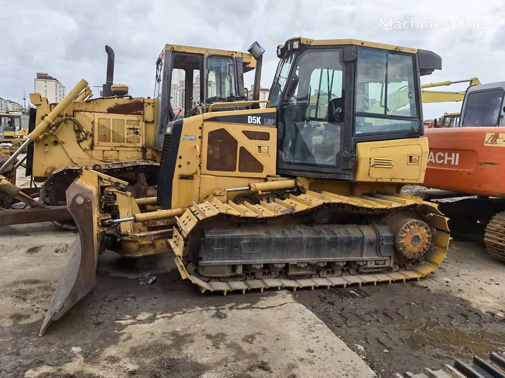 Caterpillar D5K-LGP buldožer