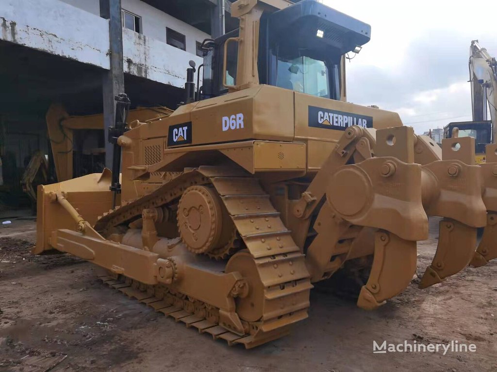 Caterpillar D6R buldožer