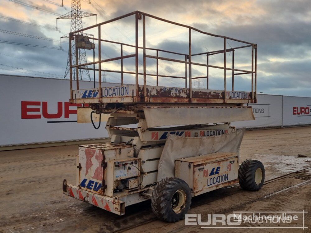 Prodaje se Pinguely Haulotte Scissor Lift hidrauličnu zglobnu platformu na aukciji