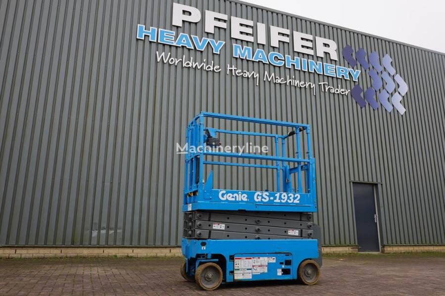 Genie GS1932 Electric, Working Height 7.8 m, 227kg Capac makazasta platforma