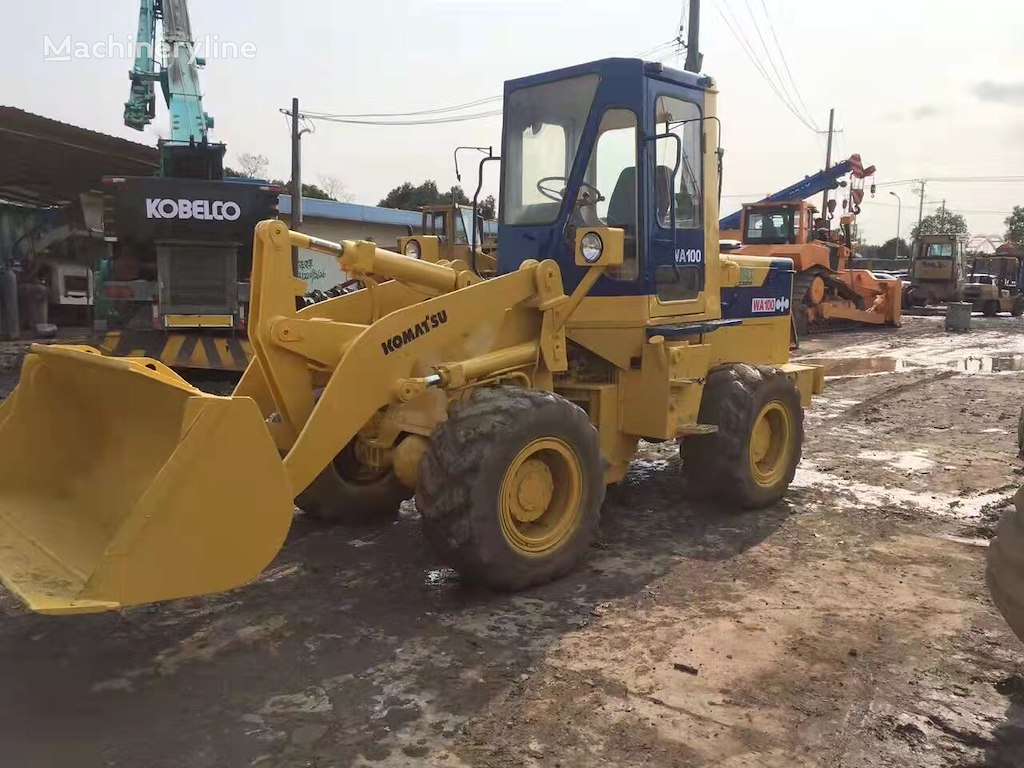 Komatsu WA100 prednji utovarivač