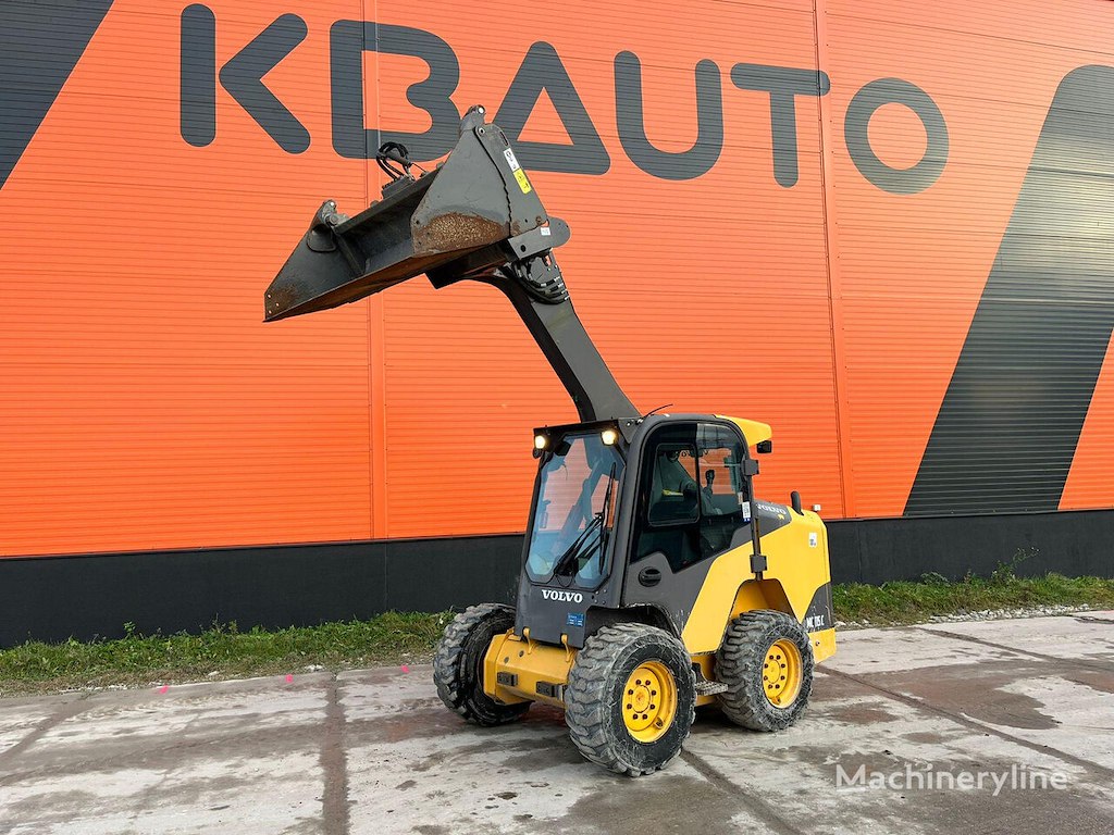 Volvo MC 115 C 4x4 ONLY 384 HOURS ! OPTIONAL ASPHALT CUTTER & BRUSH prednji utovarivač