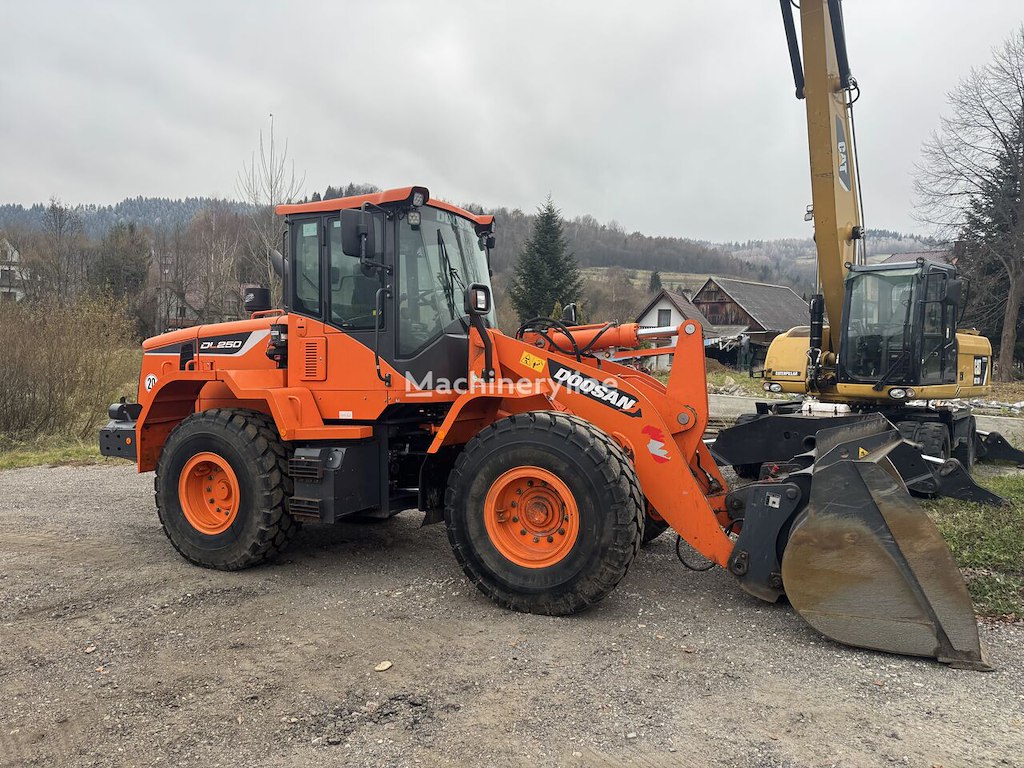 Doosan DL200 DL250 rok 2017 prednji utovarivač