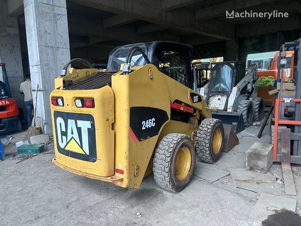 Caterpillar 246C mini utovarivač