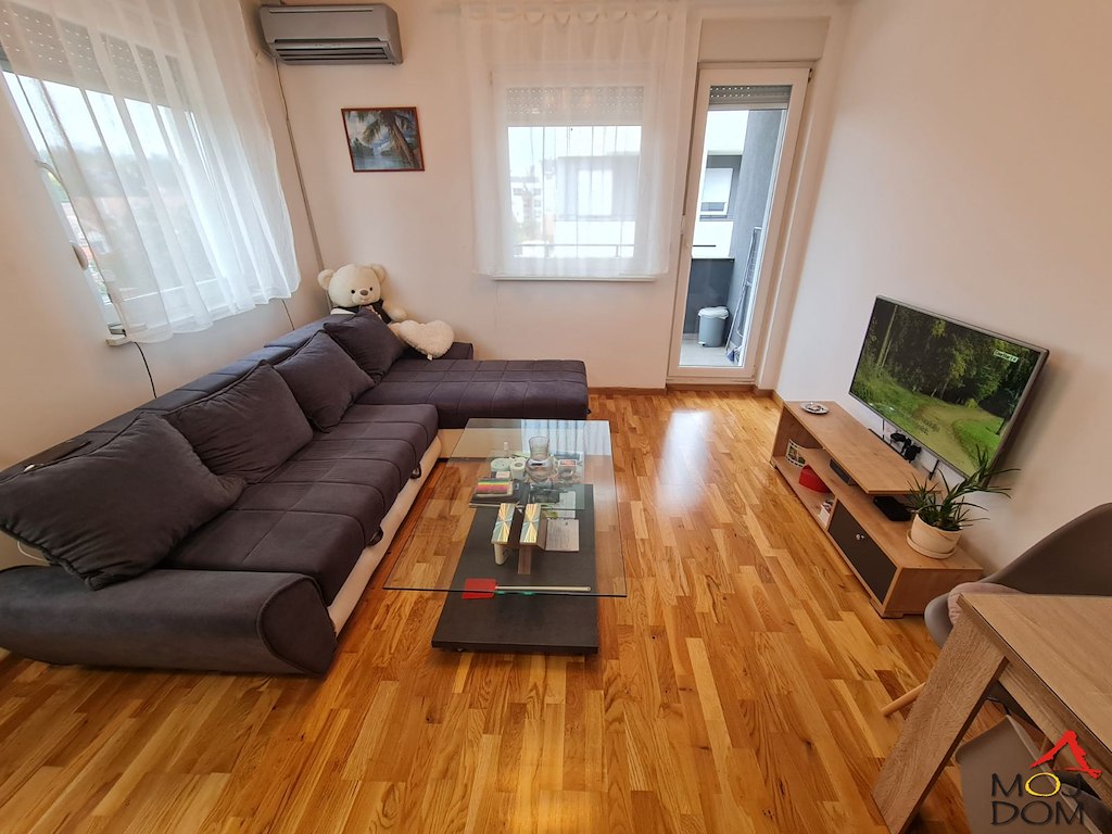 Stan,PETROVARADIN,PETROVARADIN,kv: 33, € 82400, ID: 1029405