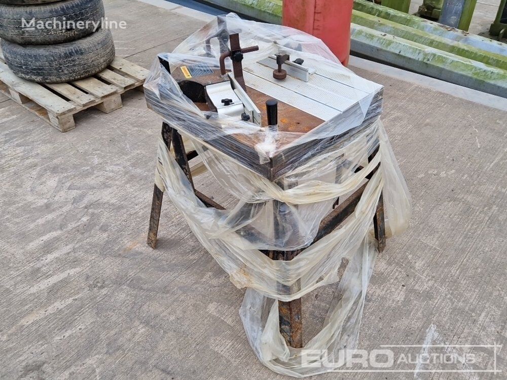 Prodaje se Wood Working Bench drugu mašinu za obradu metala na aukciji