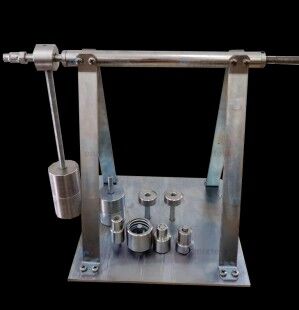 Ustanovka dlya ispytaniy prochnosti krepleniya tsokolya k lampe :0207 ostala laboratorijska oprema