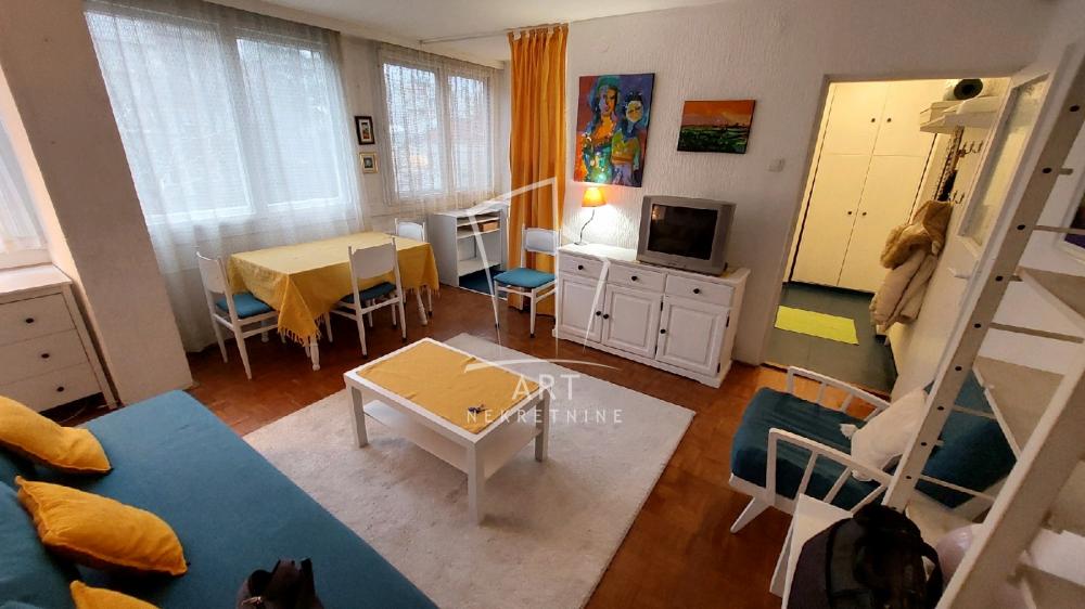 Konjarnik, odličan jednosoban ID#4481 400 €