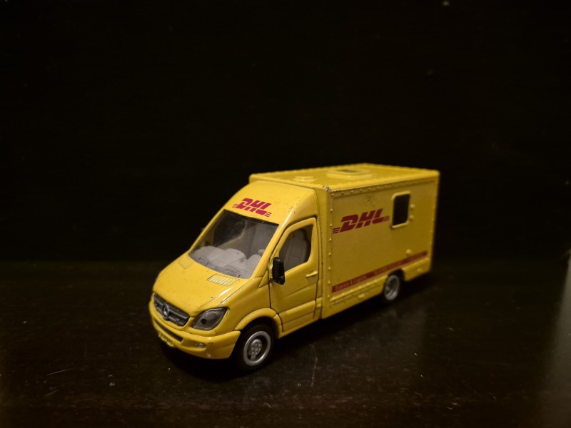 *** Siku Mercedes DHL ***