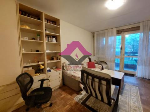 Novi Beograd, blok pored Save, 73m2 sa lođom, uknjižen ID#1443 197.000 €