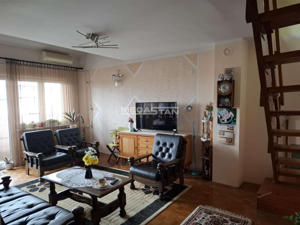 Blok 44, duplex, dva ulaza 263.000 €